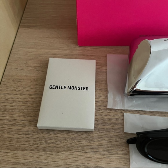 GENTLE MONSTER | Accessories | Gentle Monster Bandoneons Black Bold ...